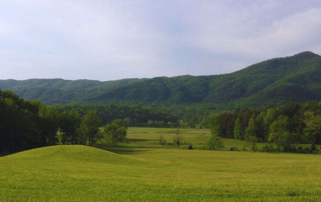 Cades Cove Visitor Center & Tips For The Smoky Mountains